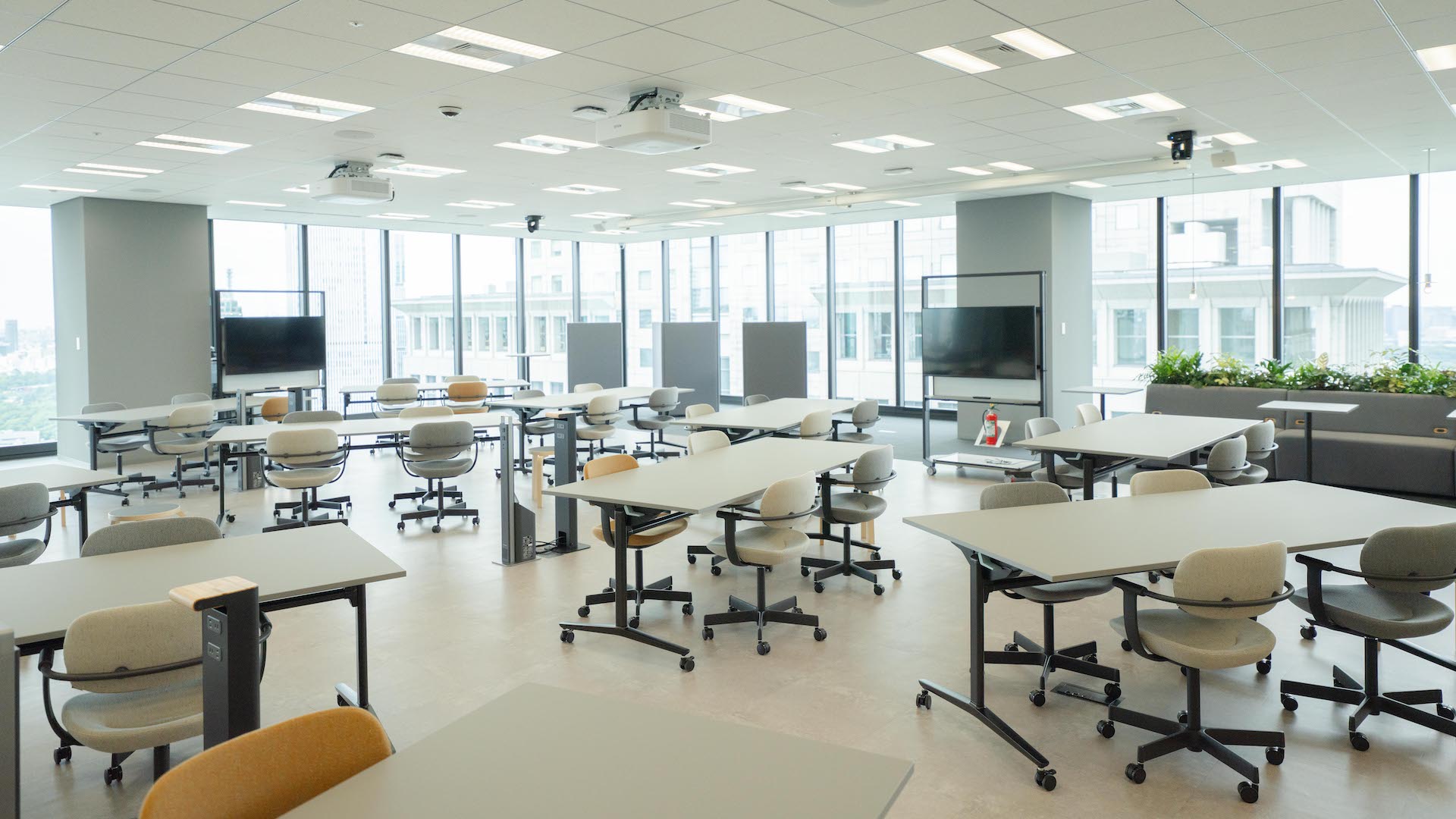 ABOUT | InnoCom Square