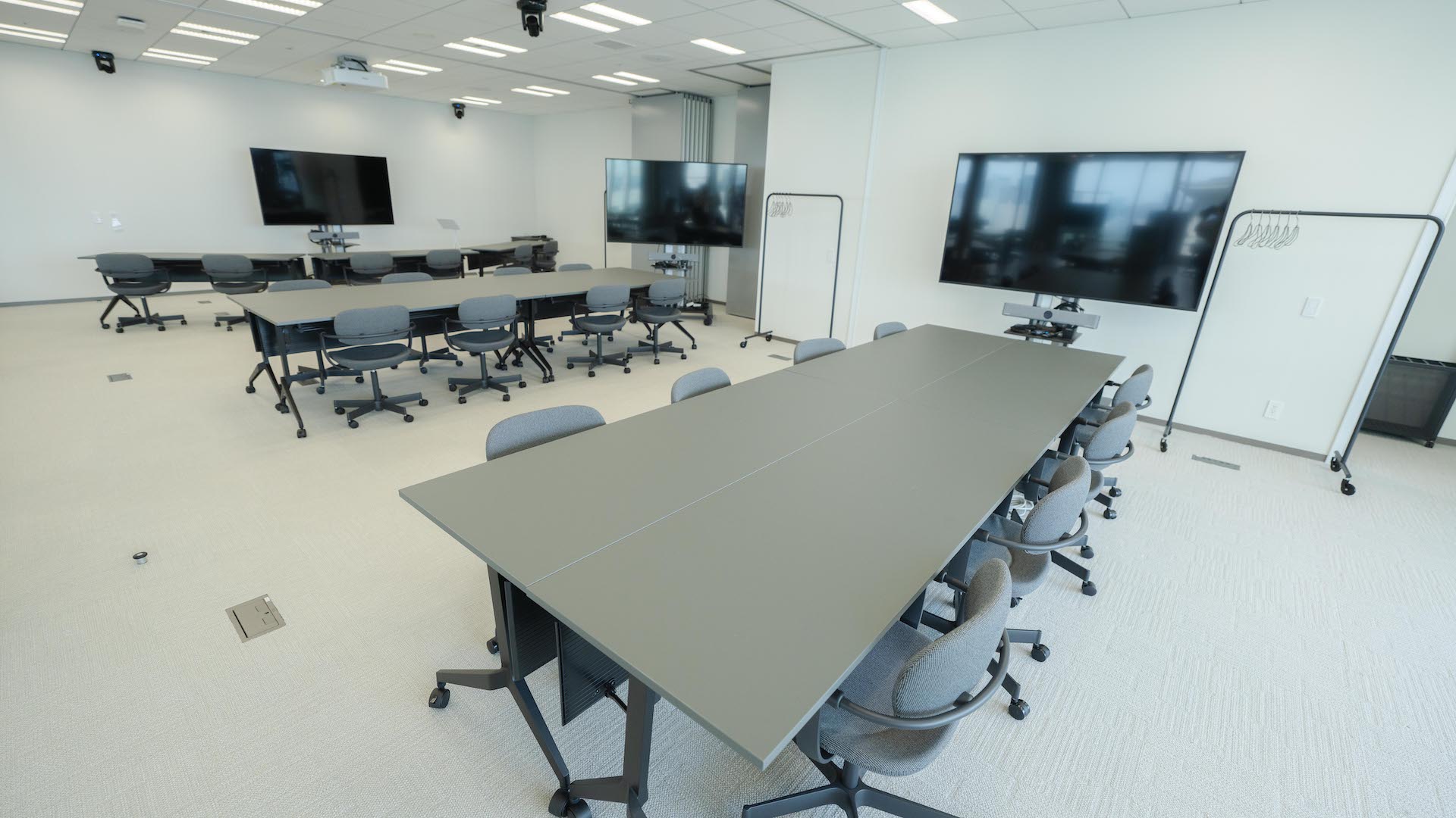 ABOUT | InnoCom Square